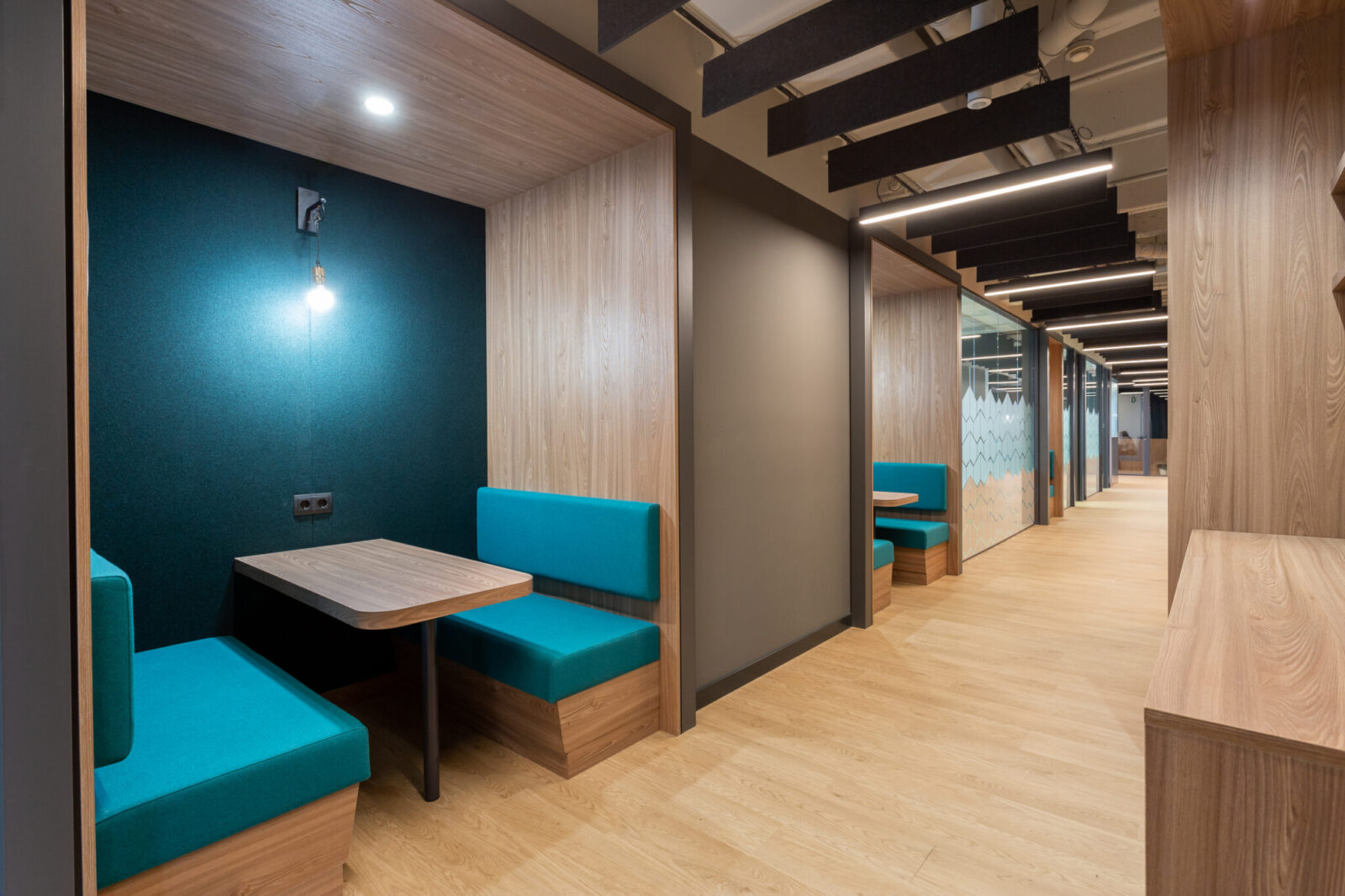 Diseño de oficinas Vanguardista en Lexington | Ivory