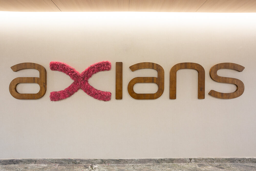 AXIANS: el Rediseño de Oficinas Modernas | Ivory Arquitectura